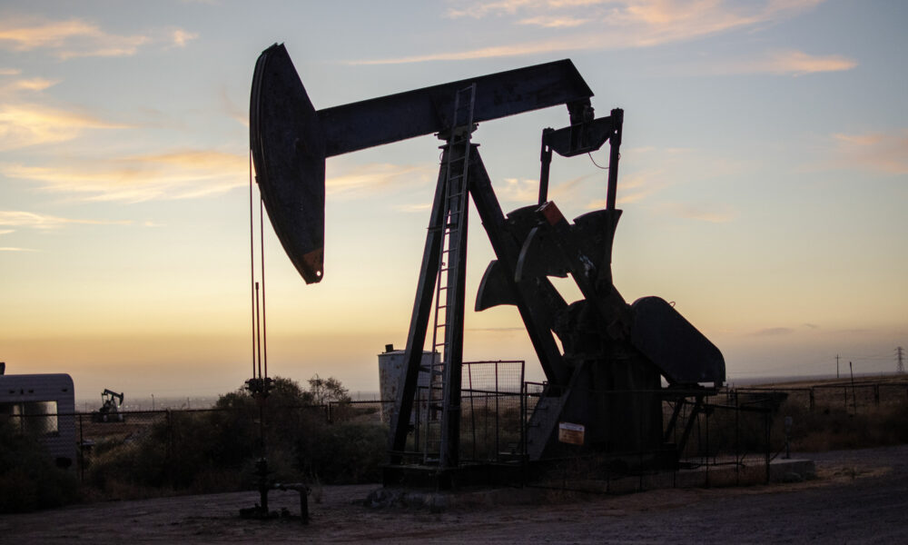California Isn’t Enforcing Its Strongest-in-the-Nation Oil Well Cleanup ...